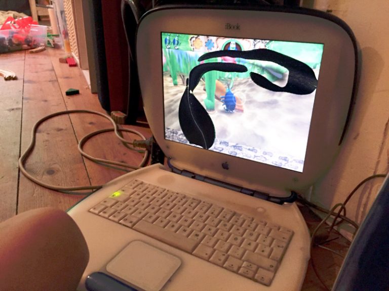 DIY mit dem iBook G3: So gelingt der Clamshell Display-Austausch ...